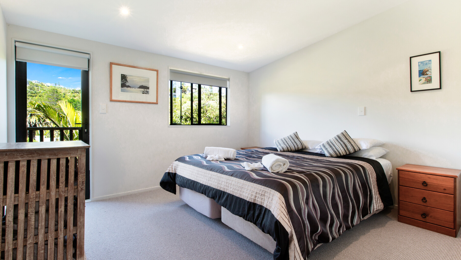 Beachfront Enclosure Bay | Accommodation in Auckland, New Zealand