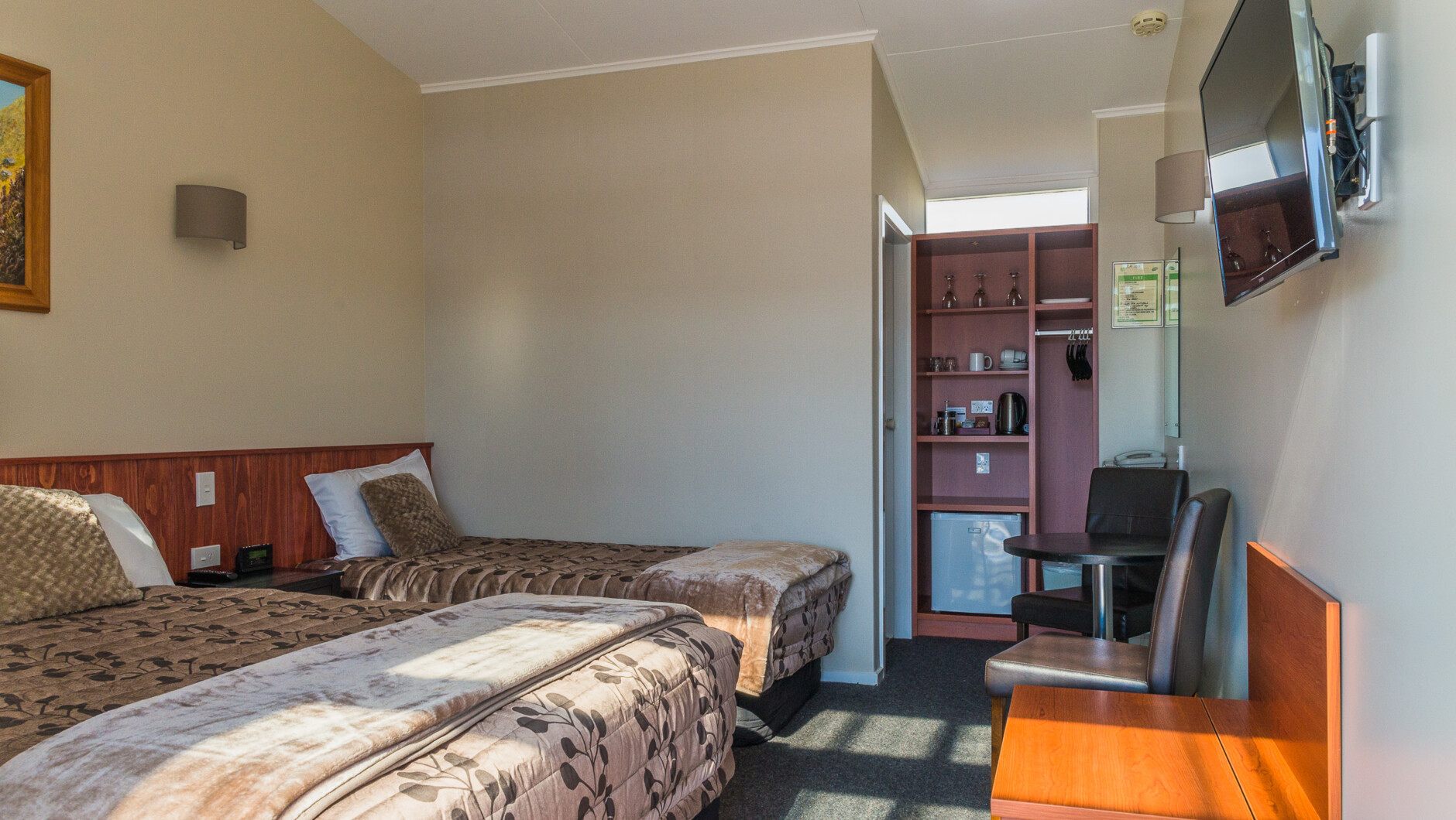 Manapouri Lakeview Motor Inn | Accommodation in Fiordland, New Zealand