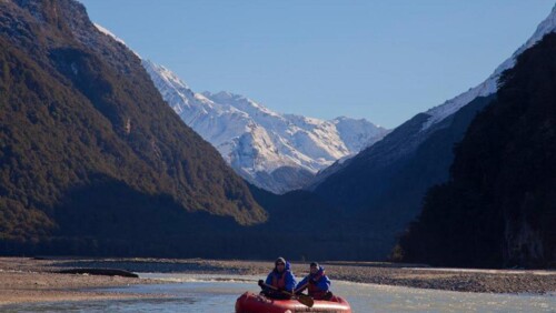 Dart River FUNYAKS 独木舟探索之旅 | Activities & Day Trips in 皇后镇, 新西兰