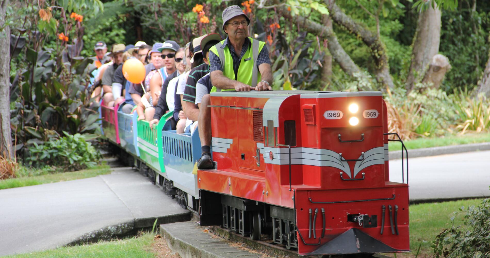 Palmerston North Esplanade Scenic Railway | Activity in Manawatū, New ...