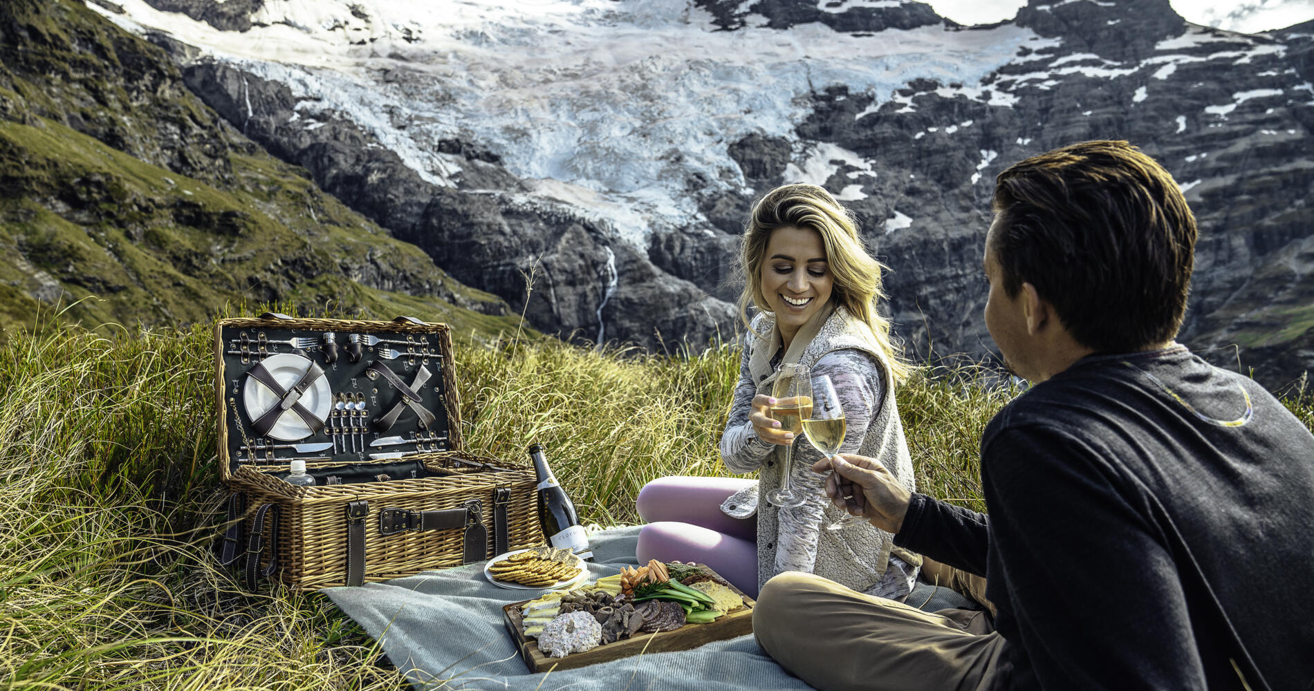 Heli Picnic at Middle‑Earth™ Waterfalls - Alpine Luxury Tours ...