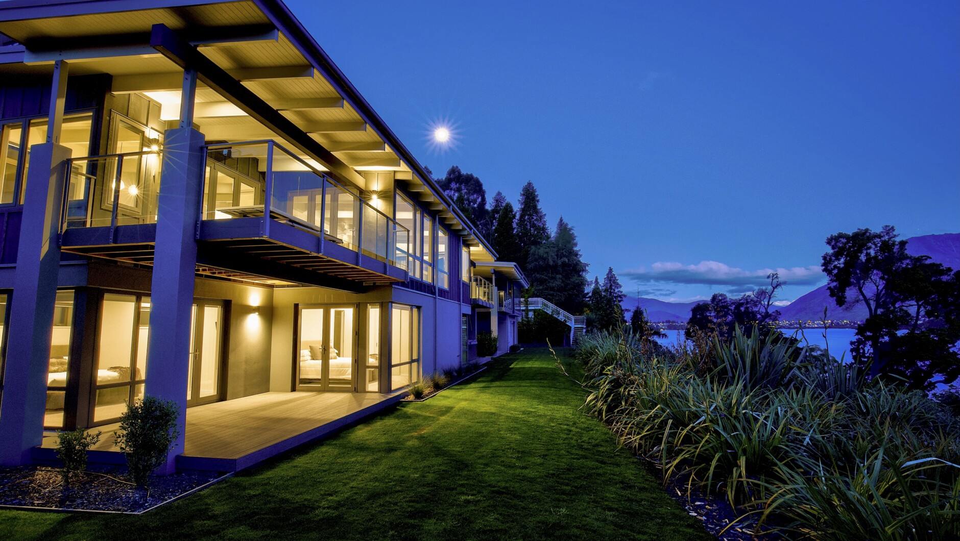 The Rees Hotel, Luxury Apartments & Lakeside Residences | Accommodation ...