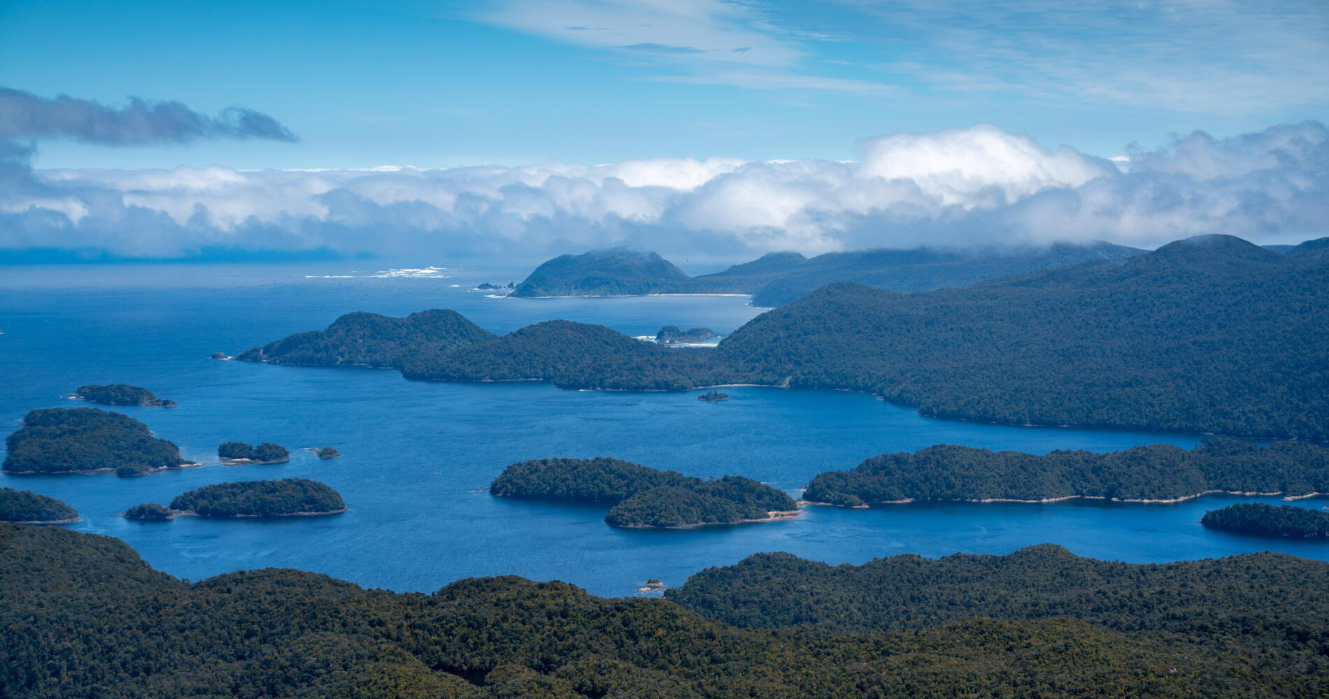 Dusky & Doubtful Sound Scenic Flight - Southern Lakes Helicopters ...