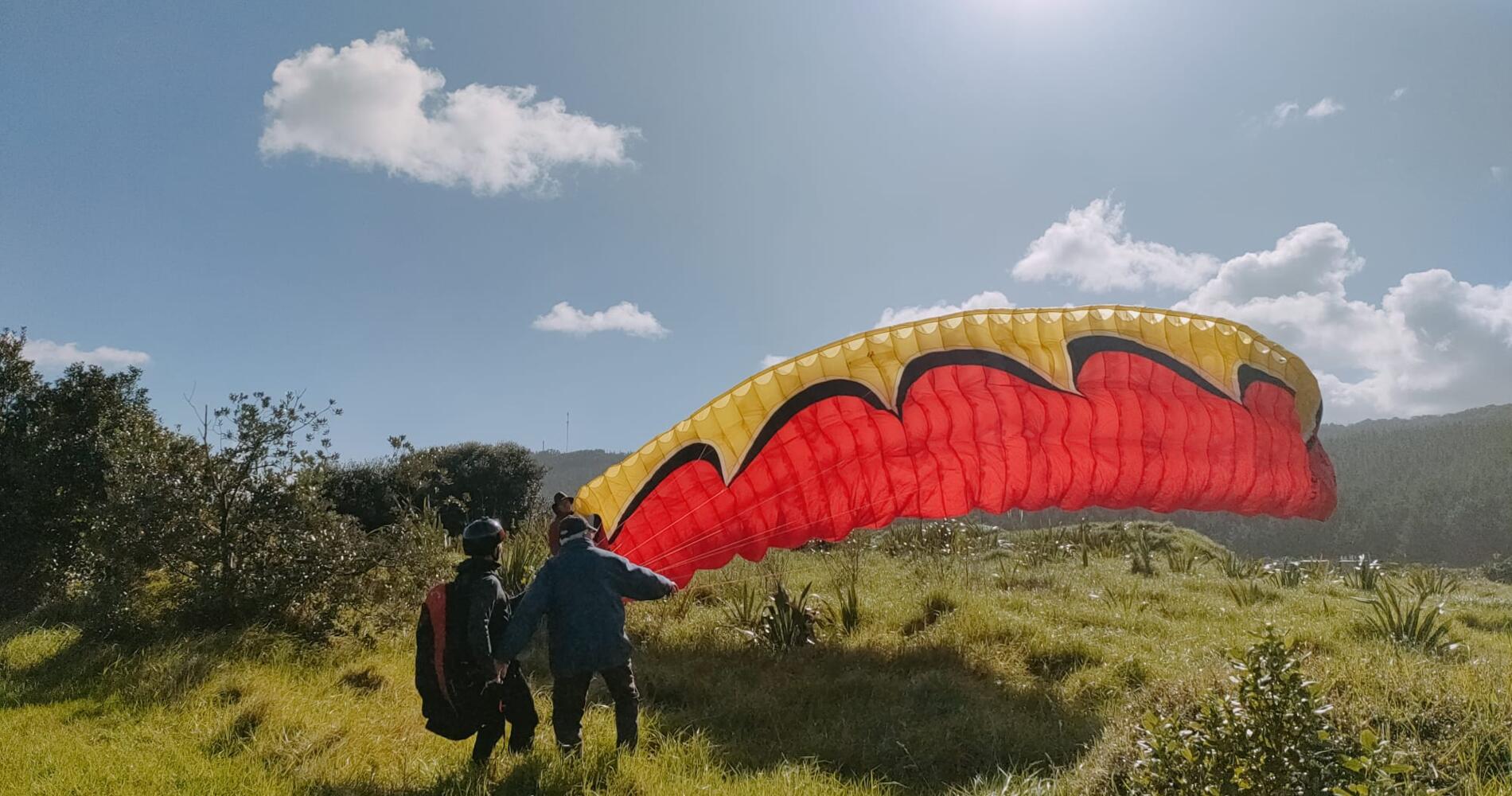 Discover & Learn Paragliding in Auckland, New Zealand in 1-12 days ...
