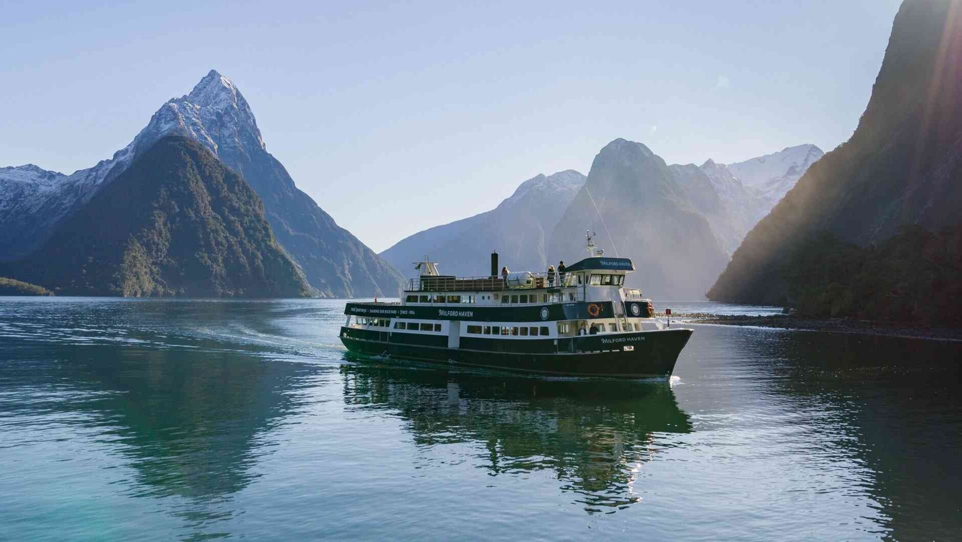 Milford Sound Day Tour | Activity in Fiordland, New Zealand