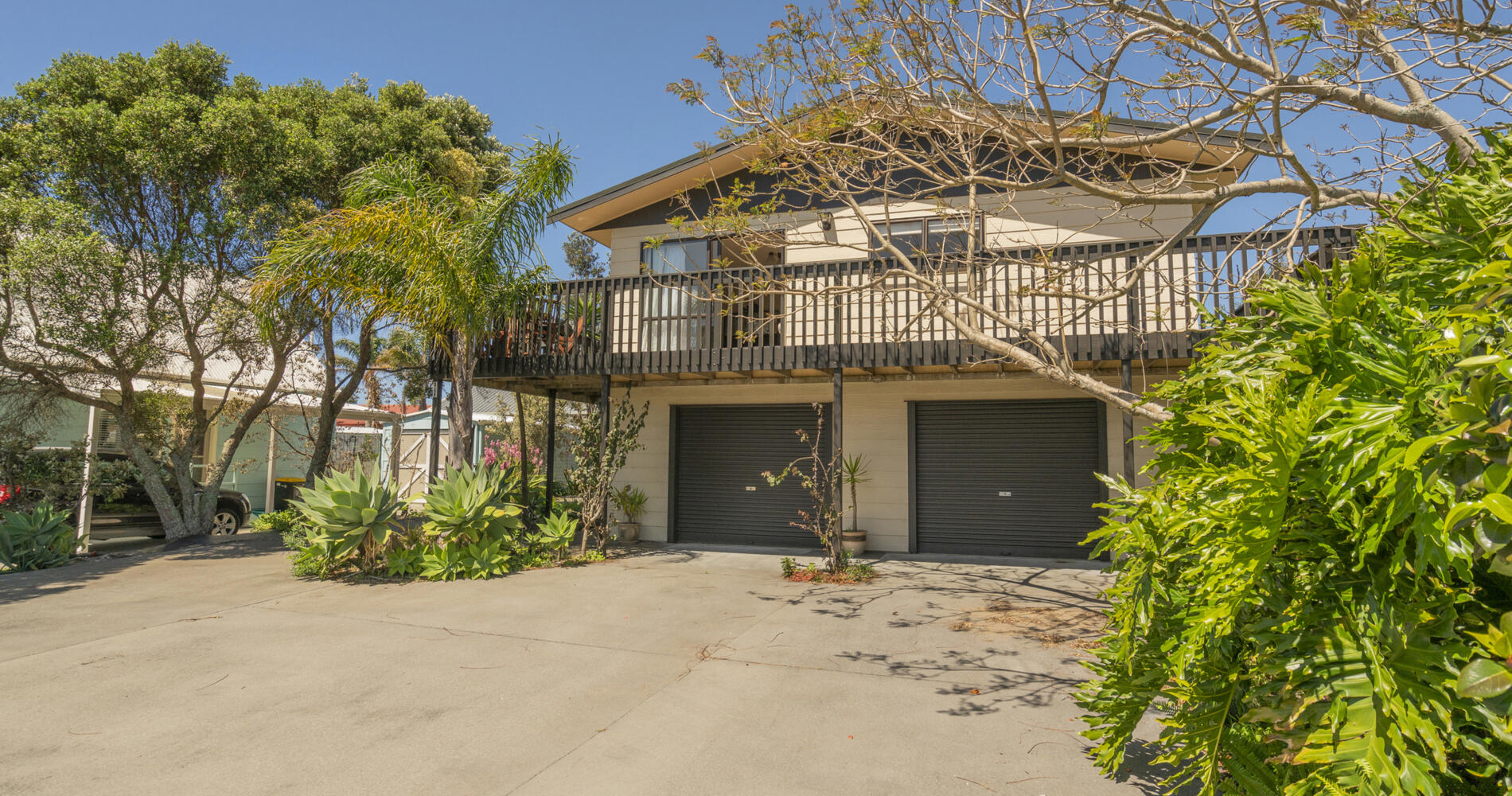 Jacaranda Lodge - Whangamata Upstairs Unit | Accommodation in The ...