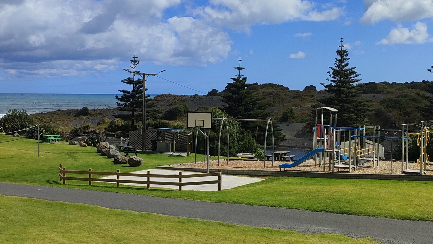 Kaupokonui Beach Camp | Accommodation in Taranaki, New Zealand