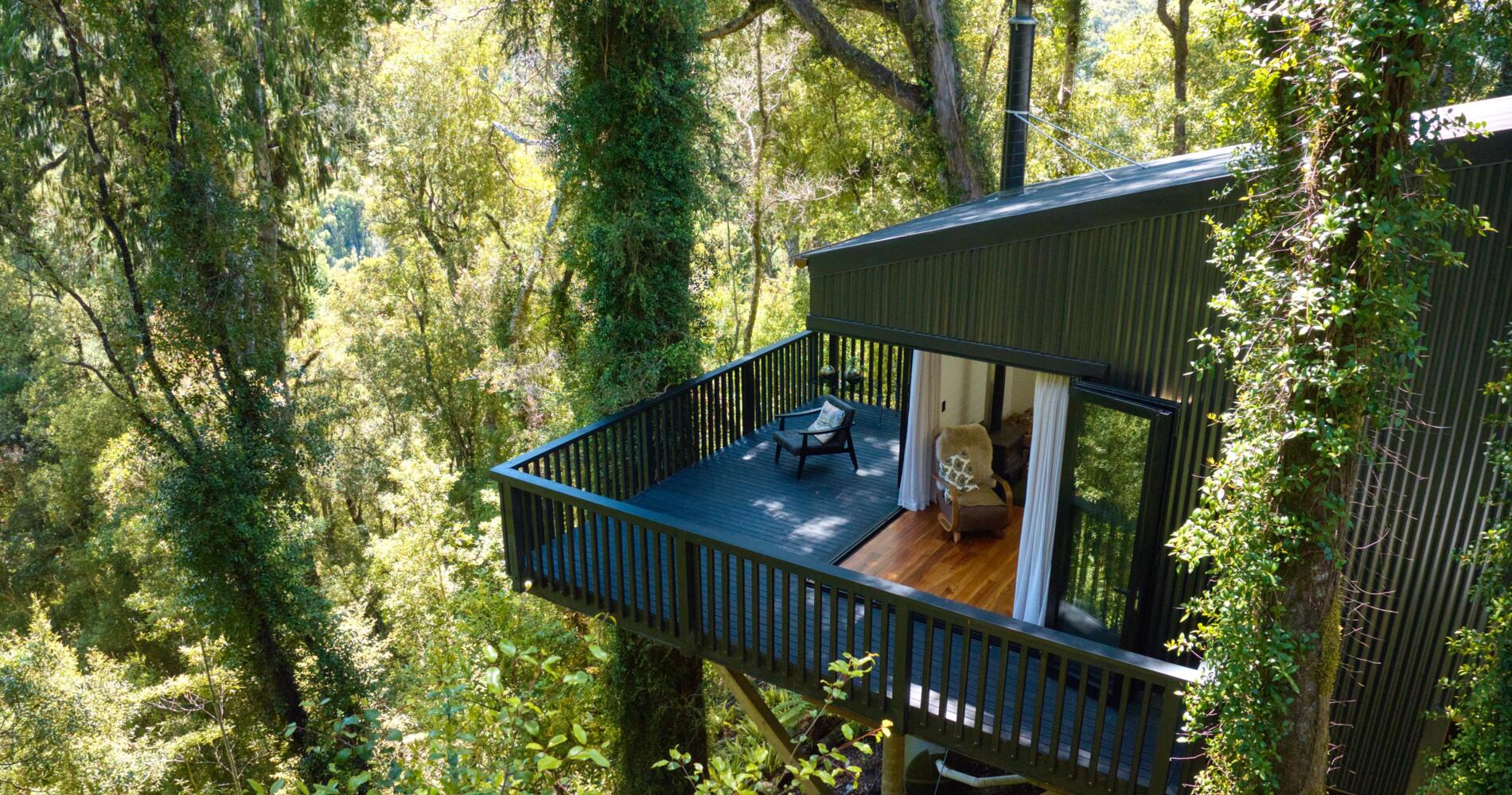 Te Aka Treehouse | Accommodation in West Coast, New Zealand