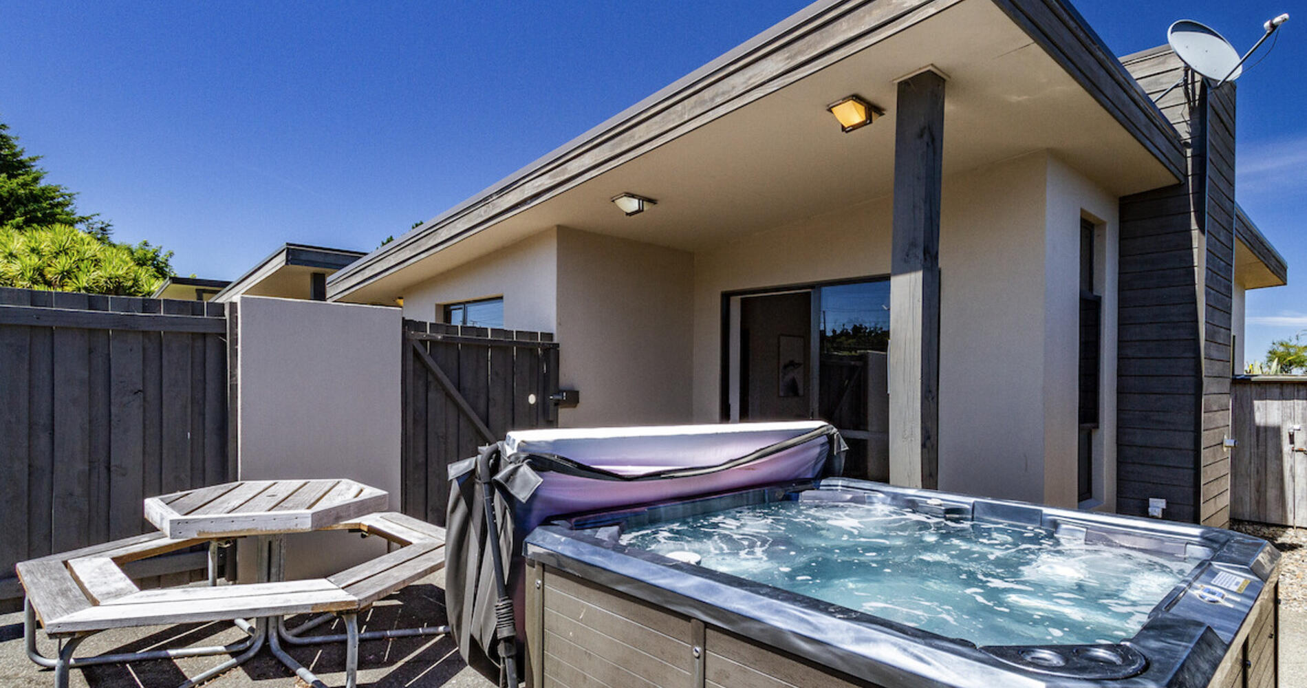 Alpine Place - Spa and Mountain Views | Accommodation in Ruapehu, New ...