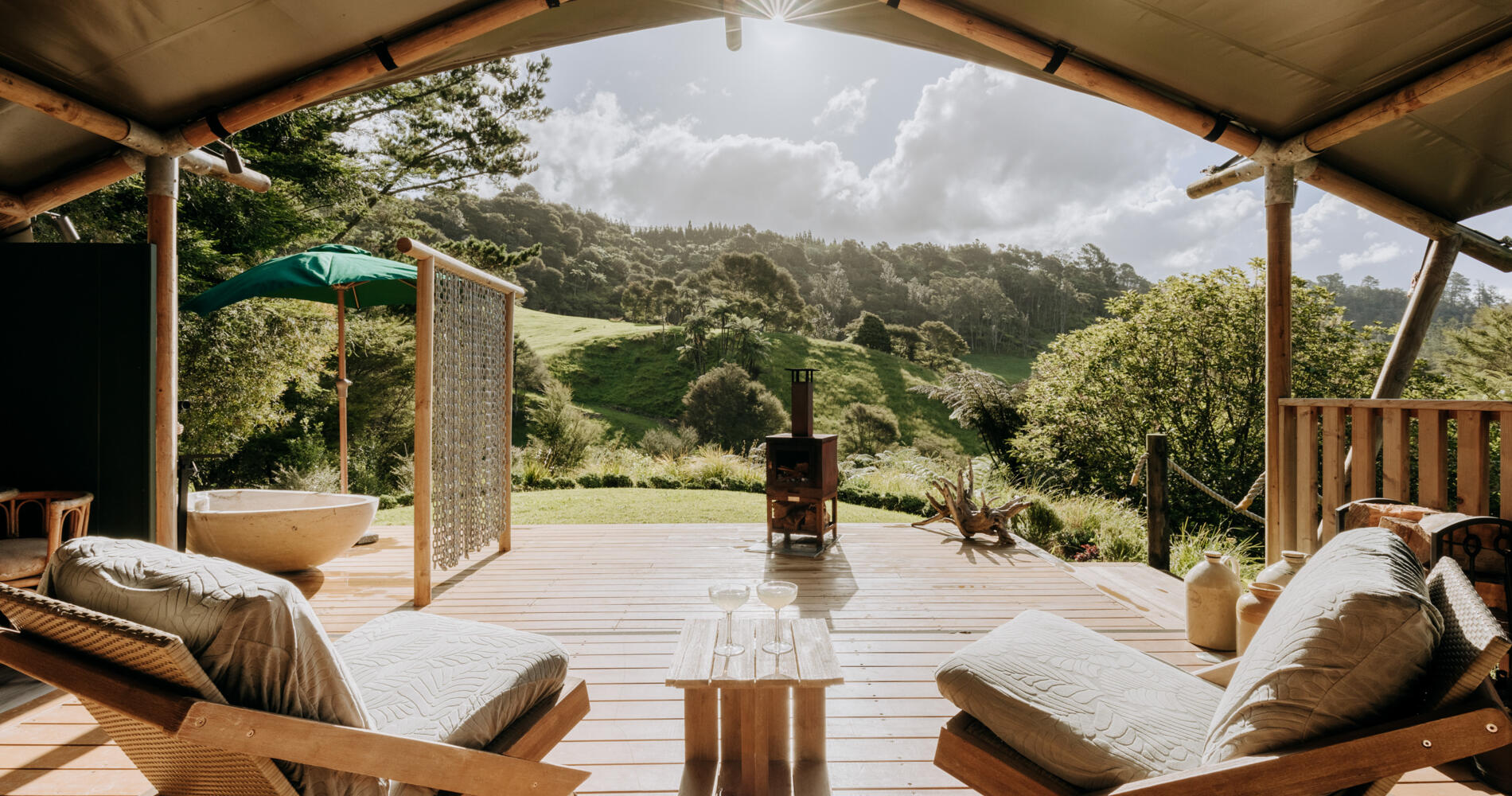 Jungle Den | Accommodation in Bay of Plenty, New Zealand