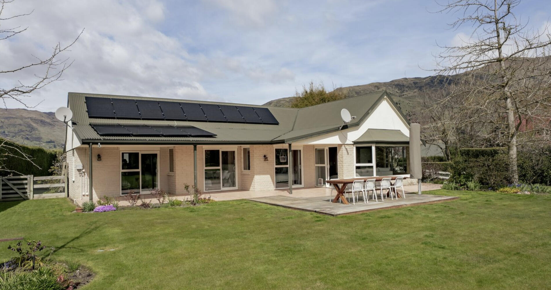 Alpine Meadow Haven - Wānaka Holiday Home | Accommodation in Wānaka ...