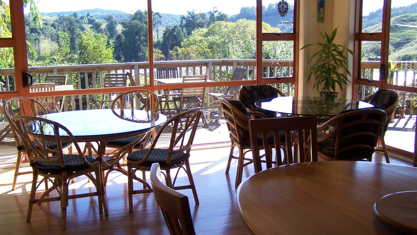 怀托摩萤火虫洞度假屋 Waitomo Caves Guest Lodge | Accommodation in 汉密尔顿 - 怀卡托, 新西兰