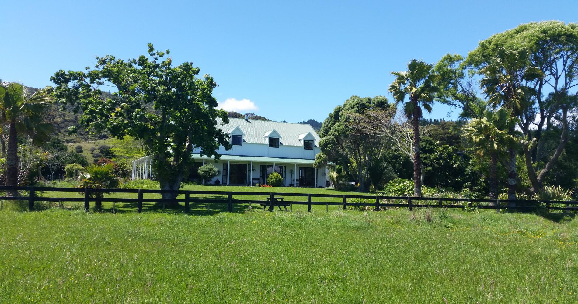 Jacaranda Lodge | Accommodation in The Coromandel, New Zealand