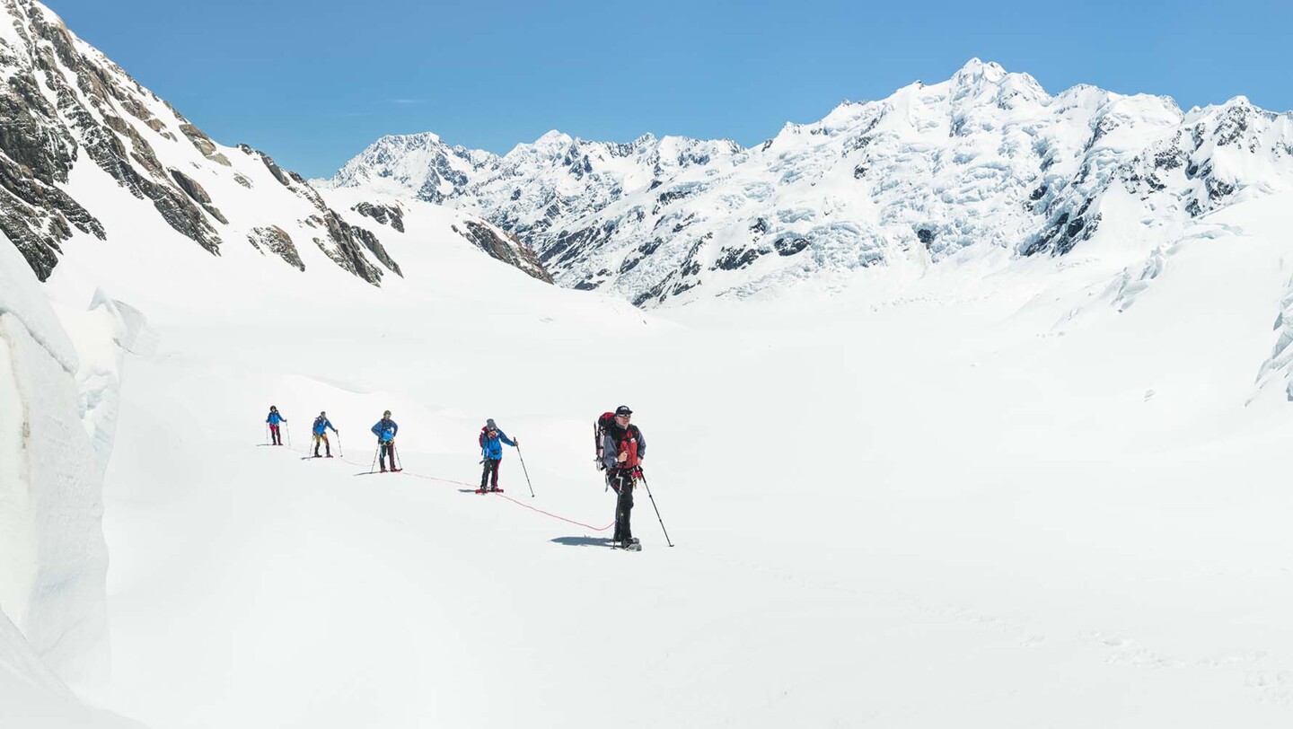 威格利：库克山塔斯曼冰川雪鞋健行 The Wigley: Tasman Glacier Snowshoeing Mt Cook ...